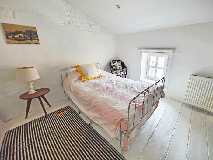 Maison à vendre - Neuvicq-le-Château - 10 pièces - 6 chambres