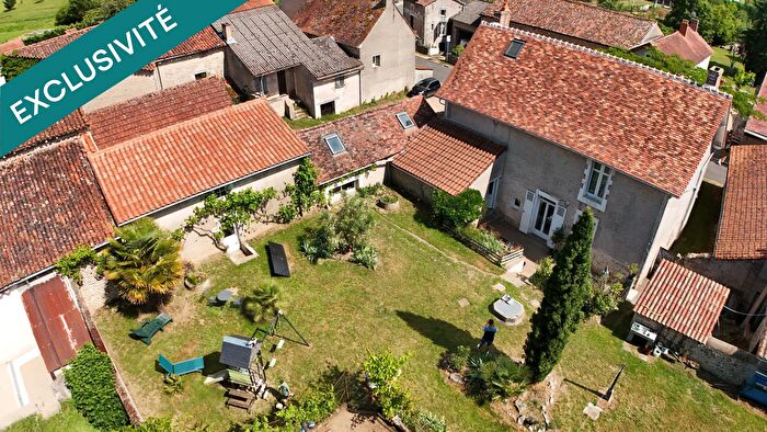 Maison 4 pièces à Jouhet, à vendre