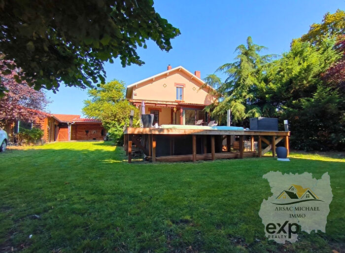 Maison à vendre - Brioude - 6 pièces - 4 chambres