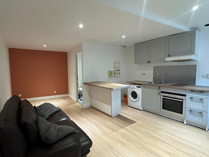 Appartement à louer - Milhaud - 1 pièce