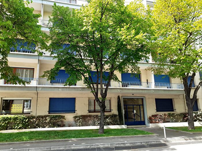 Appartement à vendre - Rive-de-Gier, Jean Jaurès - 3 pièces - 2 chambres