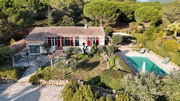 Maison à vendre - Roquebrune-sur-Argens, La Bouverie - 3 pièces - 2 chambres