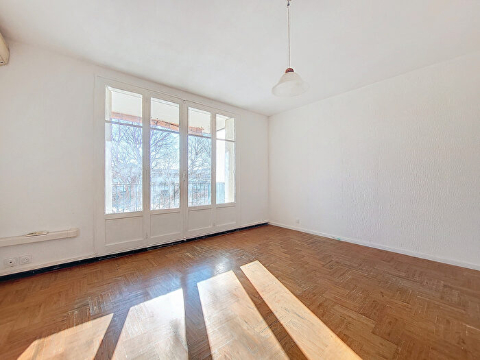 Appartement à louer - Avignon, Chevalier de Folard - 3 pièces - 2 chambres