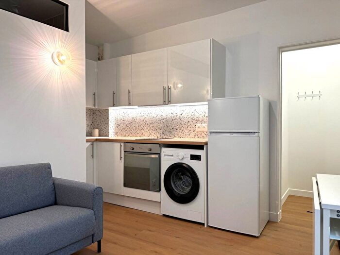 Clignancourt-Jules Joffrin, Paris 18ème arrondissement : Appartement 2 pièces à louer