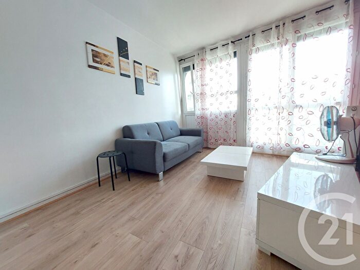 Créteil, Palais : Appartement 3 pièces à louer