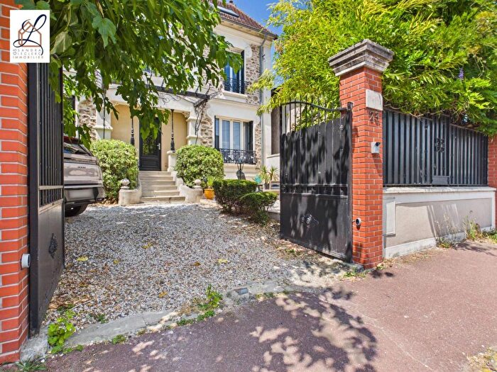 Maison 9 pièces à vendre à Sucy-en-Brie, Gare, Noyers, Berges de Sucy