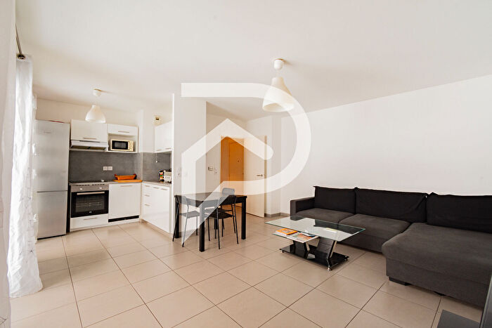 Appartement à vendre - Marseille e , La Joliette - 3 pièces - 2 chambres