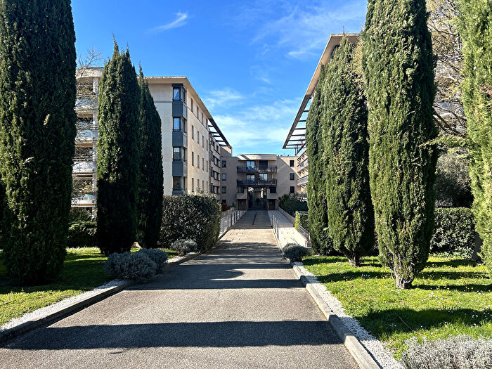 Appartement à louer - Avignon, Magnanen, Teinturiers - 2 pièces - 1 chambre