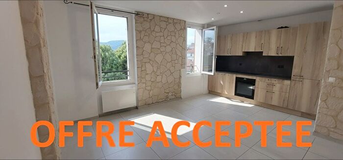 Appartement à vendre - Aubagne, Centre-ville, Beaumond - 2 pièces - 1 chambre