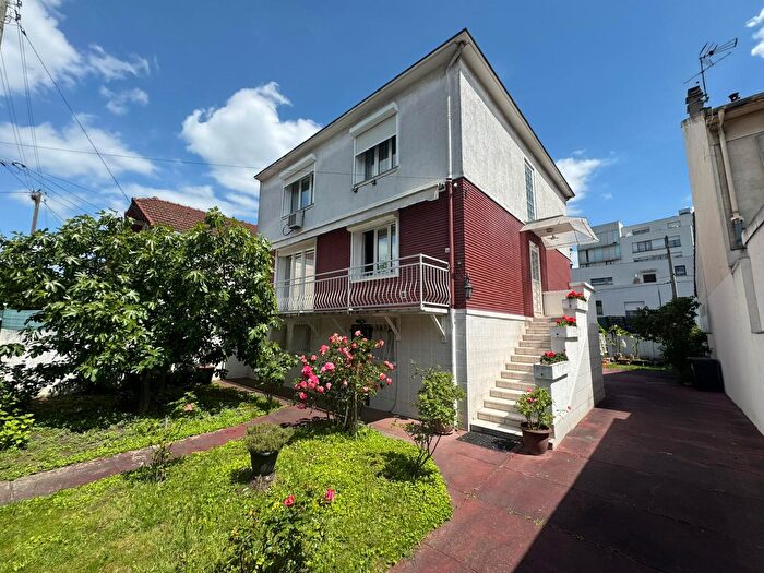 Maison 7 pièces à La Courneuve, à vendre