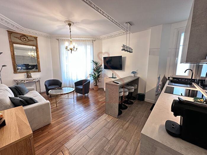 Appartement à vendre - Ivry-sur-Seine, Petit Ivry - 2 pièces - 1 chambre