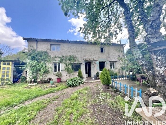 Maison à vendre - Sommières-du-Clain - 5 pièces - 4 chambres