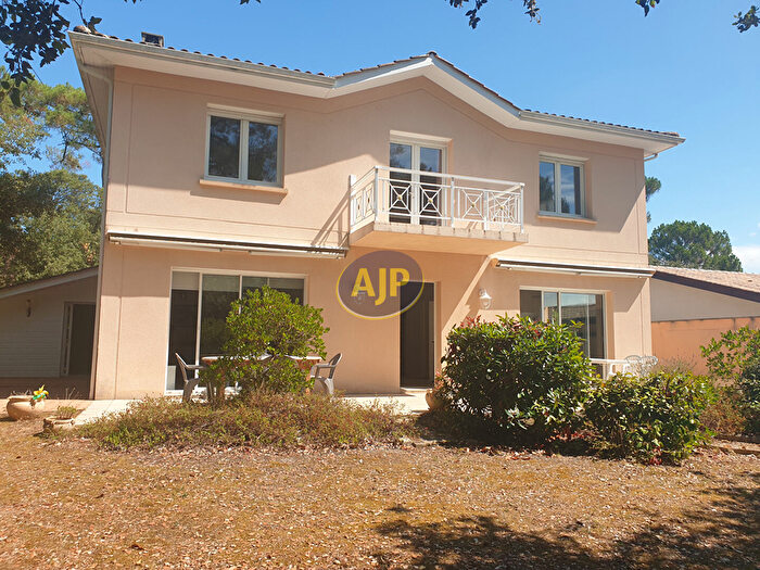 Maison à vendre - Soulac-sur-Mer - 6 pièces - 5 chambres