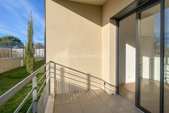 Appartement à vendre - Robion - 2 pièces - 1 chambre