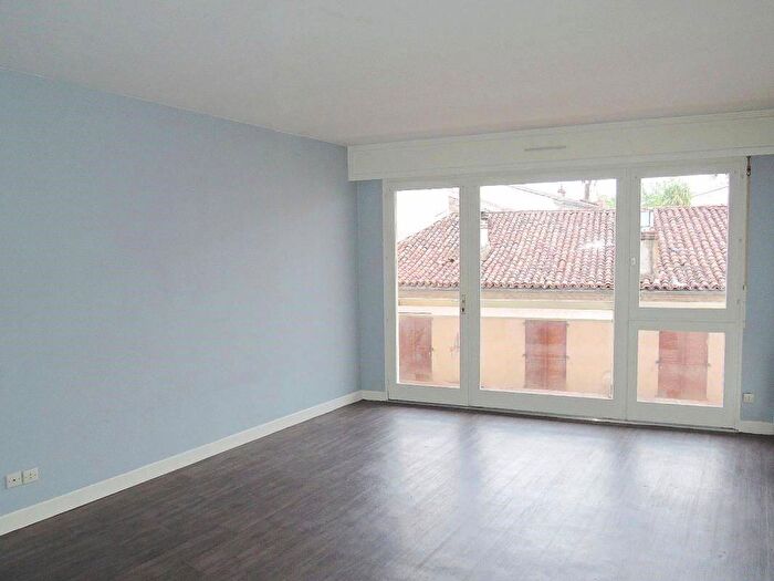 Centre Ville, Mont-de-Marsan : Appartement 2 pièces à louer