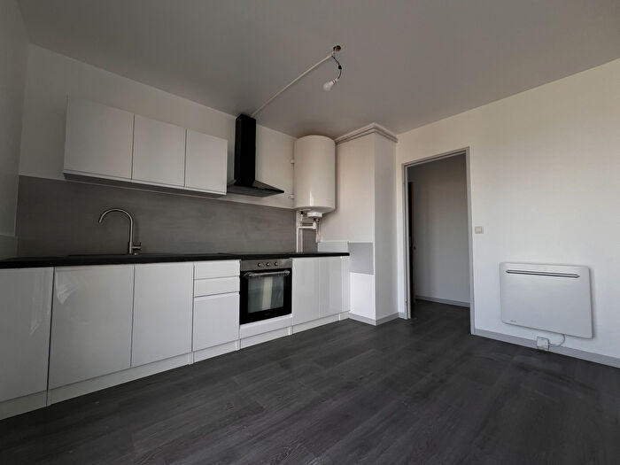 Appartement à louer - Saint-Florentin - 3 pièces - 2 chambres