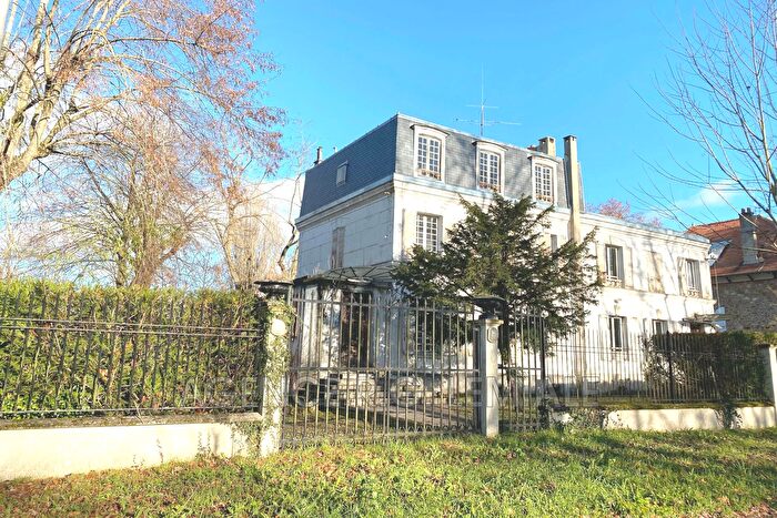 Maison à vendre - Maisons-Laffitte, Est - 12 pièces - 5 chambres