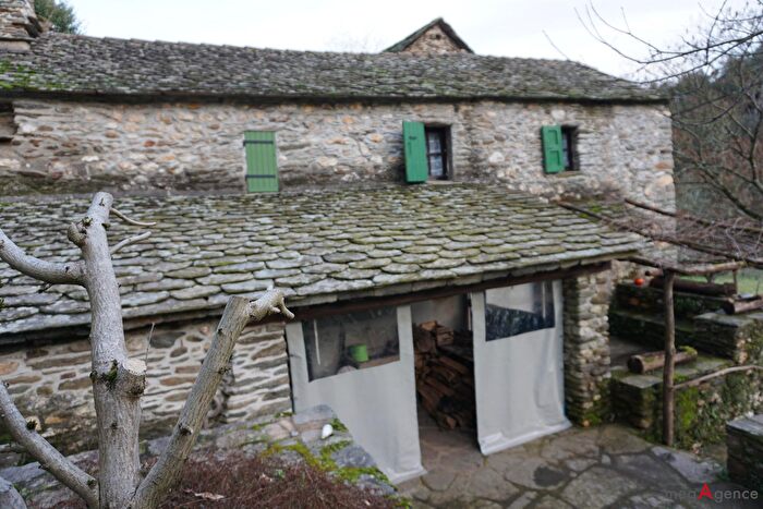 Maison à vendre - Saint-Germain-de-Calberte - 4 pièces - 3 chambres