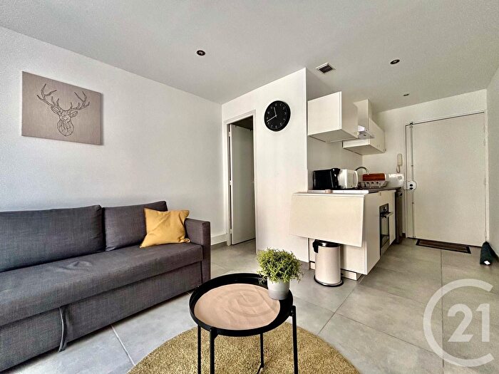Marseille e, Saint-Pierre : Appartement 1 pièce à louer
