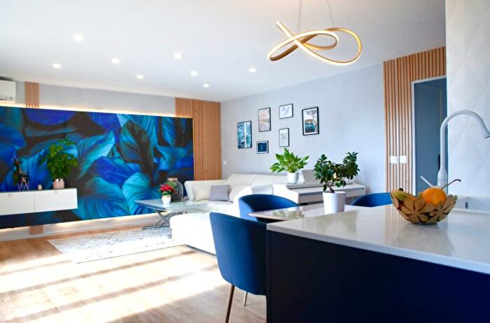 Appartement à louer - Marseille e , Chutes Lavie - 1 pièce - 2 chambres