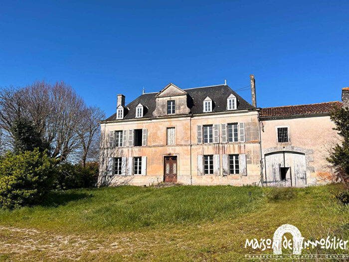 Maison 6 pièces à vendre - Saint-Martial-sur-Né