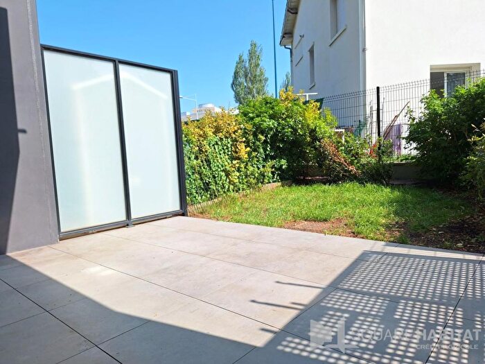 Appartement à louer - Clermont-Ferrand, Saint-Jacques - 3 pièces - 2 chambres