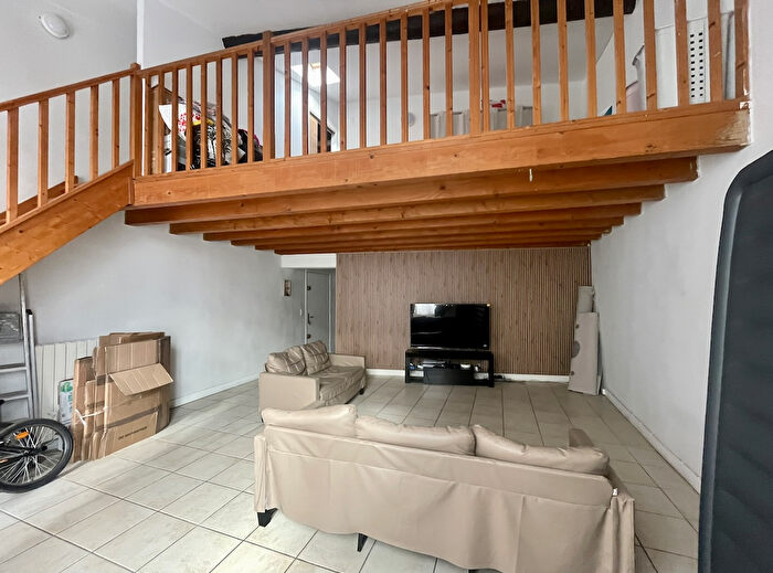 Appartement à vendre - Nîmes, Ecusson, Arènes - 3 pièces - 2 chambres