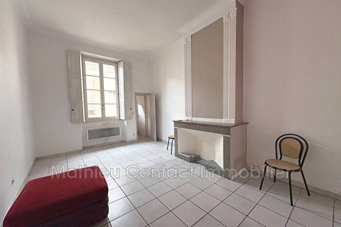 Appartement à louer - Arènes, Nîmes - 3 pièces - 2 chambres