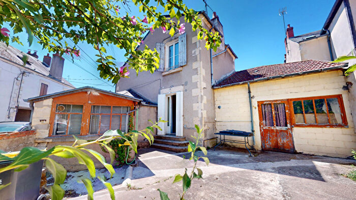 Nevers, République, Préfecture : Maison 4 pièces à vendre