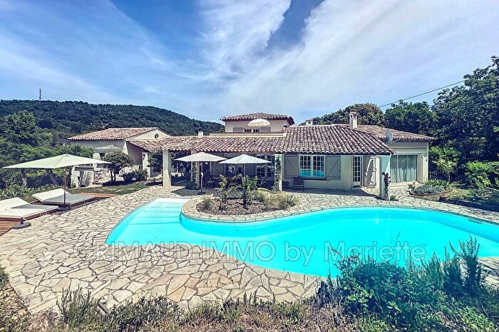 Maison à vendre - La Garde-Freinet - 6 pièces - 5 chambres