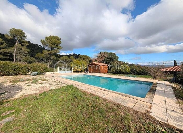 Maison à vendre - Lamanon - 7 pièces - 5 chambres