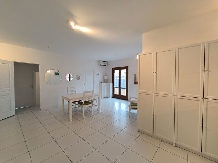 Maisons à vendre et appartements à louer - 1