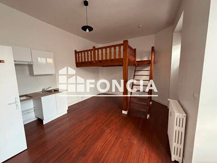 Appartement à louer - Rive Droite-Apport Paris Gare, Corbeil-Essonnes - 1 pièce