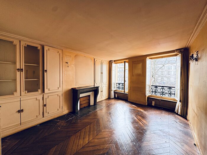 Paris 11ème, République, Saint-Ambroise : Appartement 4 pièces à vendre