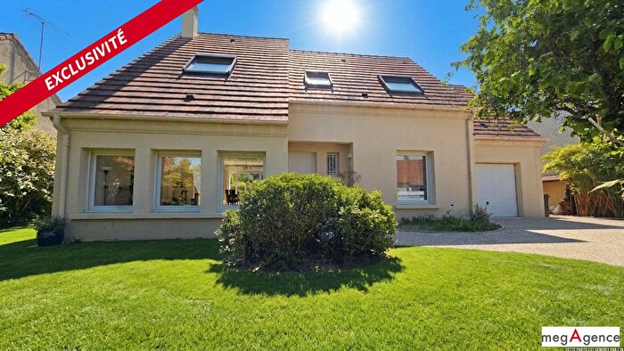 Maison 8 pièces à Frépillon, à vendre