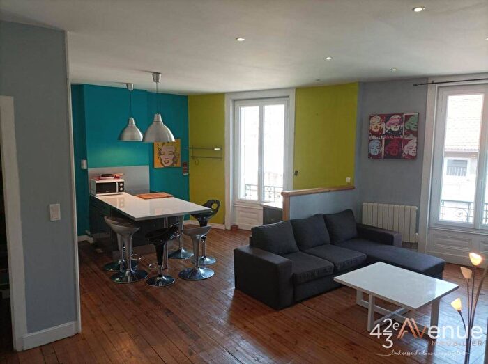 Appartement à louer - Hyper Centre-Vieille Ville, Saint-Étienne - 2 pièces - 1 chambre