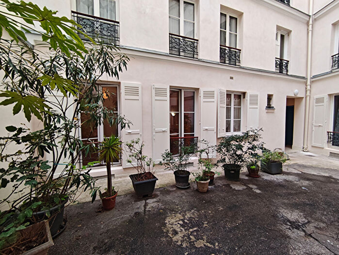 Appartement à vendre - Paris e , Barbès, Château Rouge - 2 pièces - 1 chambre
