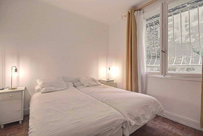 Appartement à louer - Gros Caillou, Paris ème arrondissement - 1 pièce