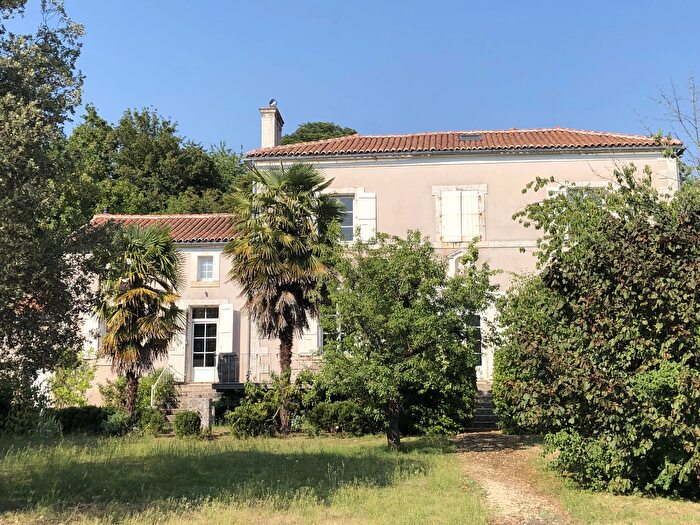 Maison 16 pièces à vendre - Londigny