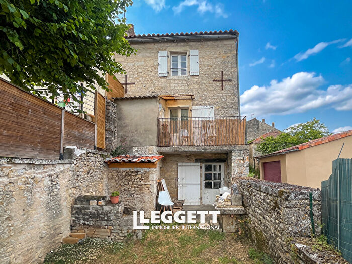 Maison à vendre - Ruffec - 3 pièces - 2 chambres