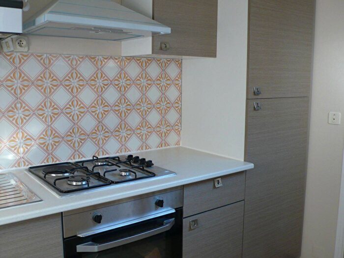 Appartement à louer - Nîmes - 2 pièces - 1 chambre