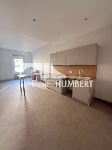 Appartement à louer - Saint-Étienne, La Métare, Le Portail Rouge, Fauriel, Villeboeuf - 3 pièces - 1 chambre