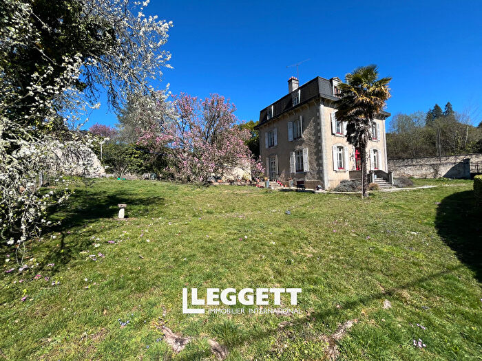 Maison à vendre - Eymoutiers - 9 pièces - 6 chambres