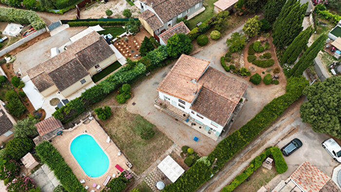 Maison à vendre - Trans-en-Provence - 6 pièces - 4 chambres