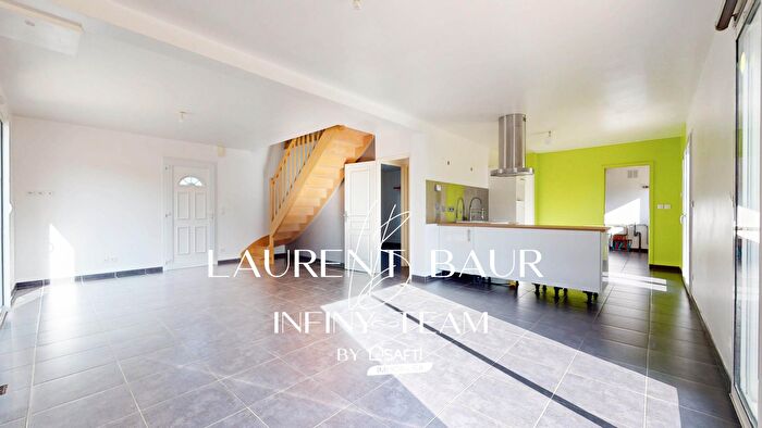 Maison à vendre - Pleuven - 5 pièces - 4 chambres