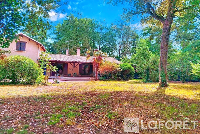 Maison à vendre - Aubie-et-Espessas - 6 pièces - 4 chambres