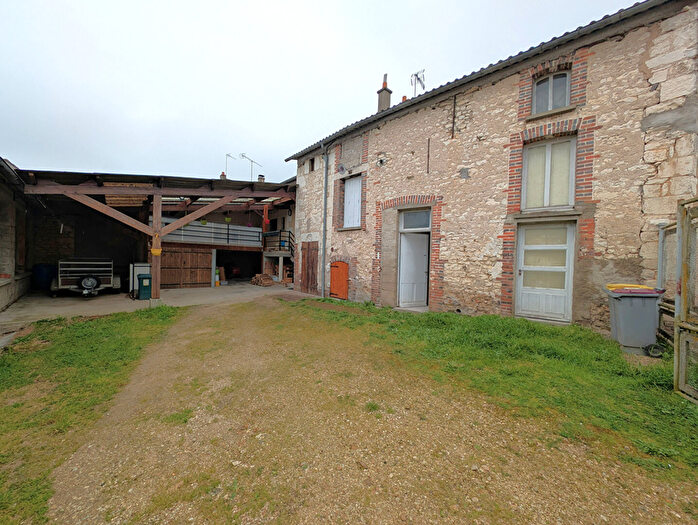 Champlay : Maison 8 pièces à vendre