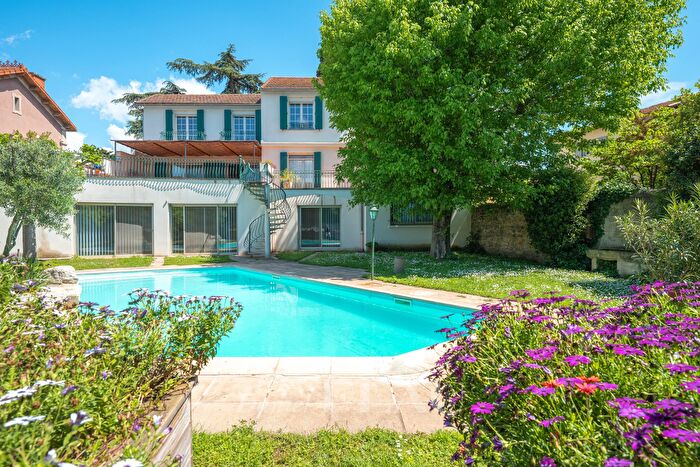 Maison à vendre - Arles, Centre-ville - 11 pièces - 8 chambres