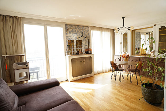 Appartement à vendre - Villeurbanne, Cusset - 3 pièces - 2 chambres