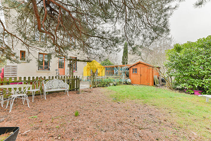 Maison à vendre - Sainte-Geneviève-des-Bois, Hôtel de Ville - 8 pièces - 5 chambres